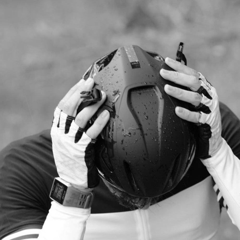 Pneumatic AIR excellent riding helmet